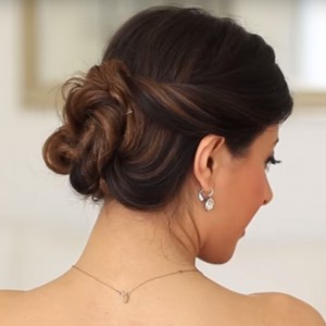 Copy The No-Fuss Wavy Hair Look From The Runways- Here’s How | BEAUTY