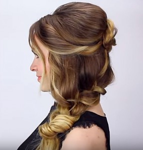 Get An Easy 1960s Inspired Side Braid With This Tutorial | BEAUTY