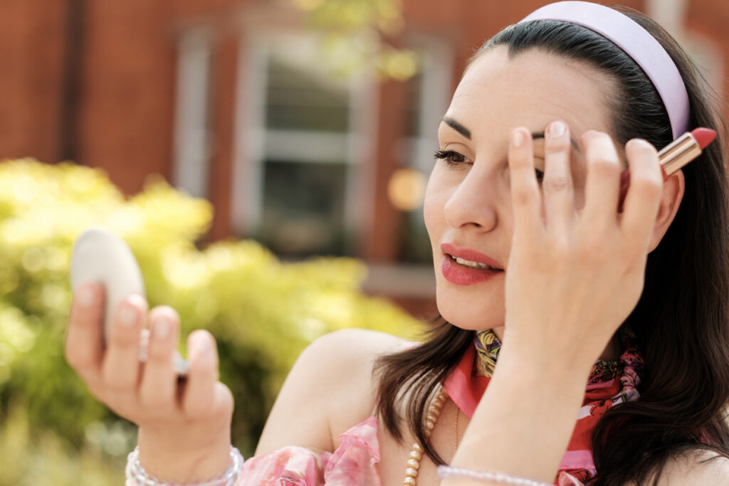 Hot Weather Makeup Tips: Stay Fresh and Flawless All Day | BEAUTY